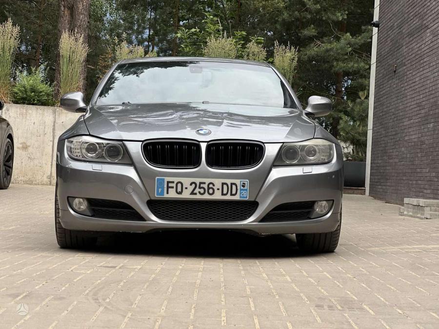 Grey BMW 325 2009 in Vilnius, with an engine capacity of 2.99 L and mileage of 220 thousand km for 6999 €, photo 1 on AUTOMOTO.COM.LV