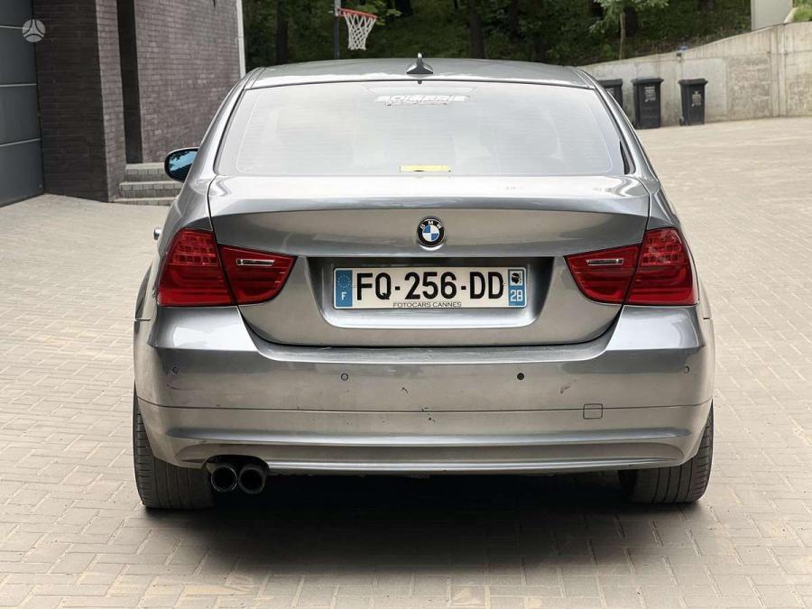 Grey BMW 325 2009 in Vilnius, with an engine capacity of 2.99 L and mileage of 220 thousand km for 6999 €, photo 5 on AUTOMOTO.COM.LV
