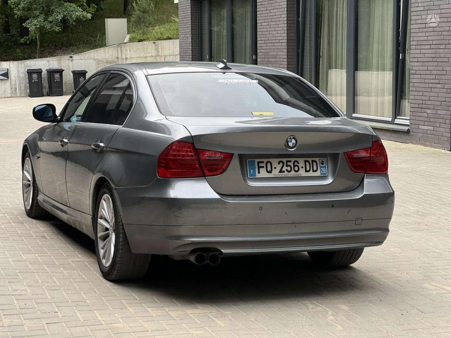 Grey BMW 325 2009 in Vilnius, with an engine capacity of 2.99 L and mileage of 220 thousand km for 6999 €, photo 7 on AUTOMOTO.COM.LV