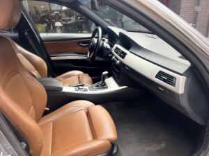 Grey BMW 325 2009 in Vilnius, with an engine capacity of 2.99 L and mileage of 220 thousand km for 6999 €, photo 14 on AUTOMOTO.COM.LV