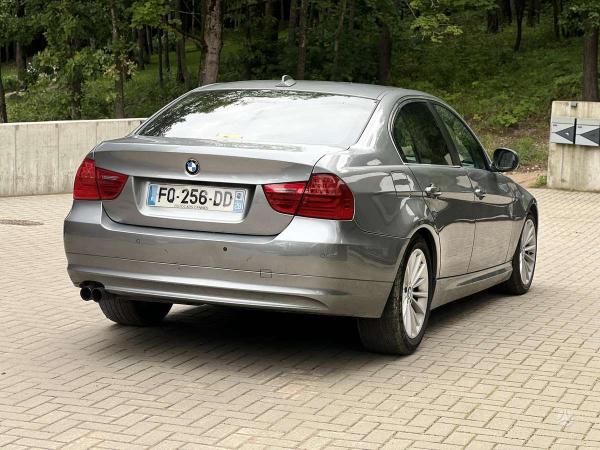 Grey BMW 325 2009 in Vilnius, with an engine capacity of 2.99 L and mileage of 220 thousand km for 6750 €, photo 5 on AUTOMOTO.COM.LV