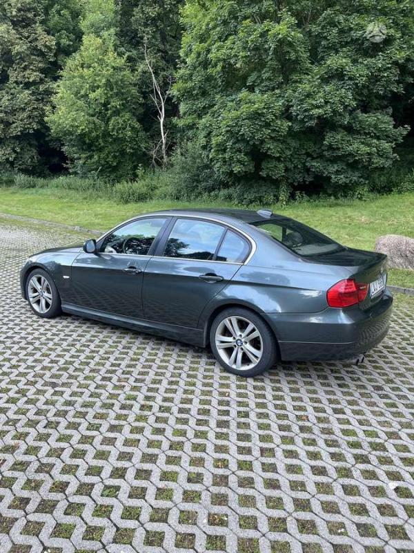 Grey BMW 325 2009 in Vilnius, with an engine capacity of 2.99 L and mileage of 311 thousand km for 6400 €, photo 5 on AUTOMOTO.COM.LV