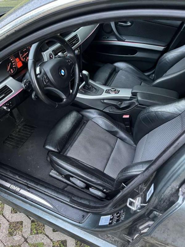 Grey BMW 325 2009 in Vilnius, with an engine capacity of 2.99 L and mileage of 311 thousand km for 6400 €, photo 8 on AUTOMOTO.COM.LV