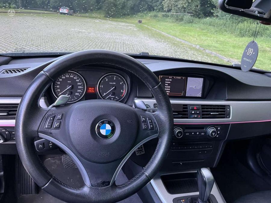 Grey BMW 325 2009 in Vilnius, with an engine capacity of 2.99 L and mileage of 311 thousand km for 6400 €, photo 13 on AUTOMOTO.COM.LV