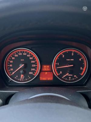 Grey BMW 325 2009 in Vilnius, with an engine capacity of 2.99 L and mileage of 311 thousand km for 6400 €, photo 18 on AUTOMOTO.COM.LV