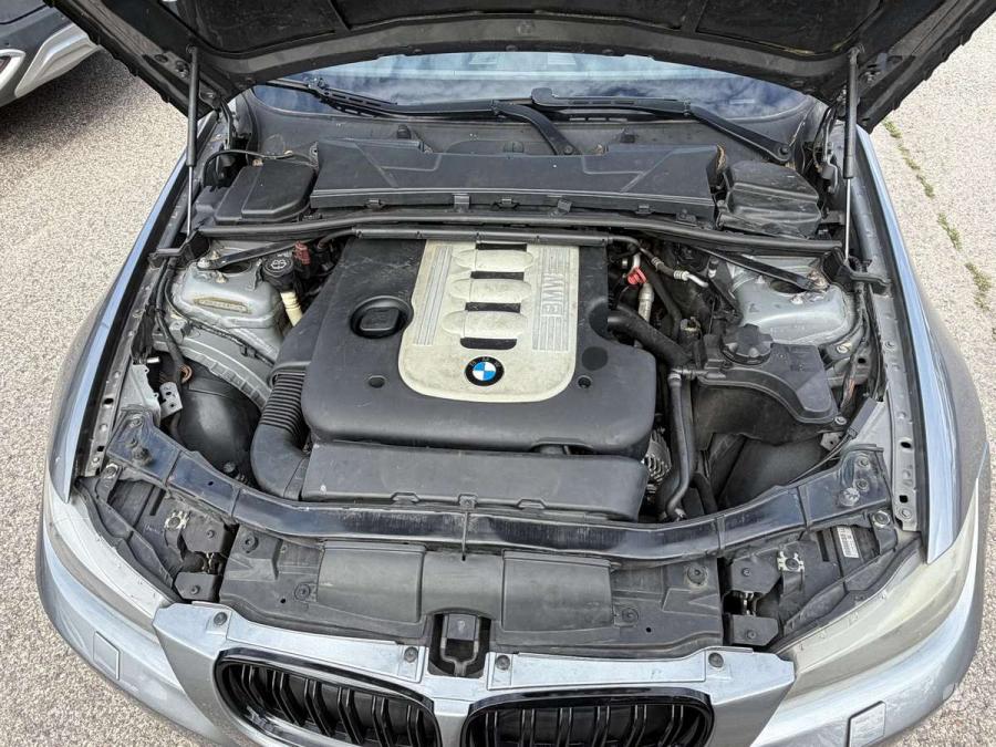 Pelēks BMW 325 2009 Viļņa, ar dzinēja tilpumu 2.99 L un nobraukumu 220 tūkst. km par 6250 €, foto 8 vietnē AUTOMOTO.COM.LV