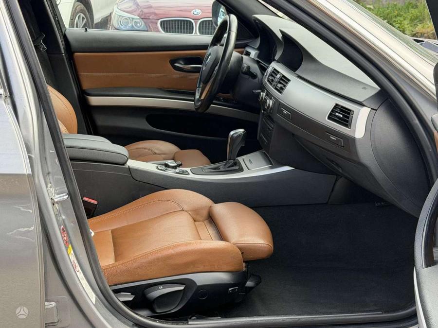 Pelēks BMW 325 2009 Viļņa, ar dzinēja tilpumu 2.99 L un nobraukumu 220 tūkst. km par 6250 €, foto 13 vietnē AUTOMOTO.COM.LV