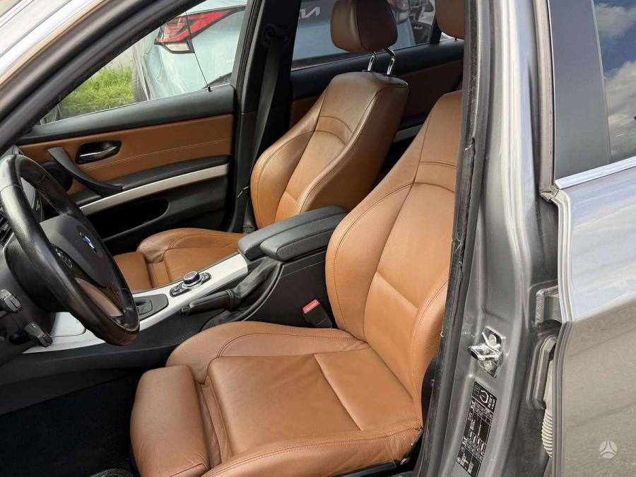 Pelēks BMW 325 2009 Viļņa, ar dzinēja tilpumu 2.99 L un nobraukumu 220 tūkst. km par 6250 €, foto 16 vietnē AUTOMOTO.COM.LV