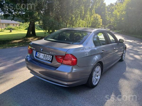 Grey BMW 325 2009 in Ogre, with an engine capacity of 3.00 L and mileage of 288 thousand km for 4750 €, photo 5 on AUTOMOTO.COM.LV