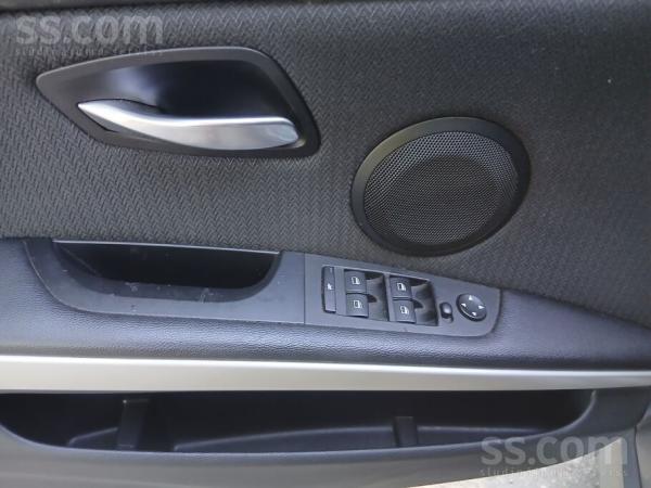 Grey BMW 325 2009 in Ogre, with an engine capacity of 3.00 L and mileage of 288 thousand km for 4750 €, photo 9 on AUTOMOTO.COM.LV
