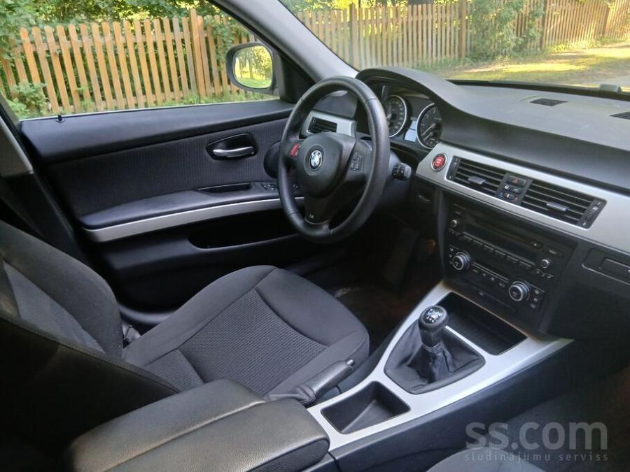 Pelēks BMW 325 2009 Ogre, ar dzinēja tilpumu 3.00 L un nobraukumu 288 tūkst. km par 4750 €, foto 17 vietnē AUTOMOTO.COM.LV