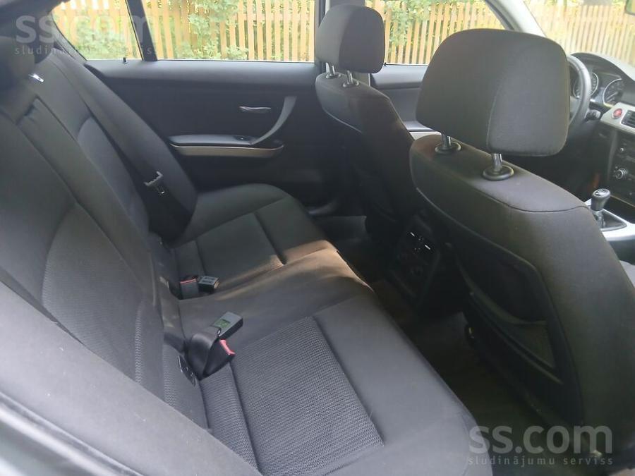 Pelēks BMW 325 2009 Ogre, ar dzinēja tilpumu 3.00 L un nobraukumu 288 tūkst. km par 4750 €, foto 19 vietnē AUTOMOTO.COM.LV