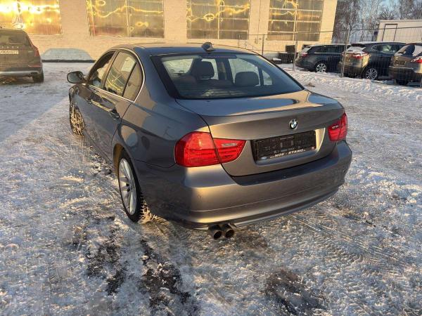 Pelēks BMW 325 2010 Marijampole, ar dzinēja tilpumu 2.99 L un nobraukumu 284 tūkst. km par 5950 €, foto 4 vietnē AUTOMOTO.COM.LV