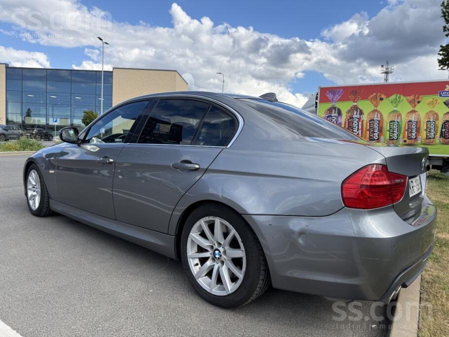 Grey BMW 325 2010 in Riga, with an engine capacity of 3.00 L and mileage of 325 thousand km for 8500 €, photo 11 on AUTOMOTO.COM.LV