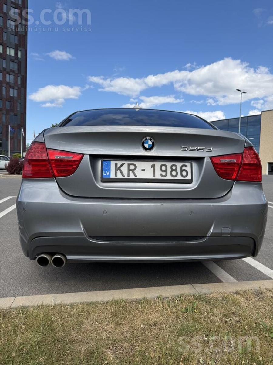 Grey BMW 325 2010 in Riga, with an engine capacity of 3.00 L and mileage of 325 thousand km for 8500 €, photo 13 on AUTOMOTO.COM.LV