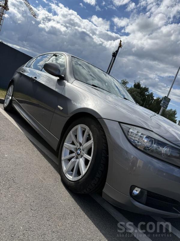 Pelēks BMW 325 2010 Rīga, ar dzinēja tilpumu 3.00 L un nobraukumu 325 tūkst. km par 8500 €, foto 3 vietnē AUTOMOTO.COM.LV