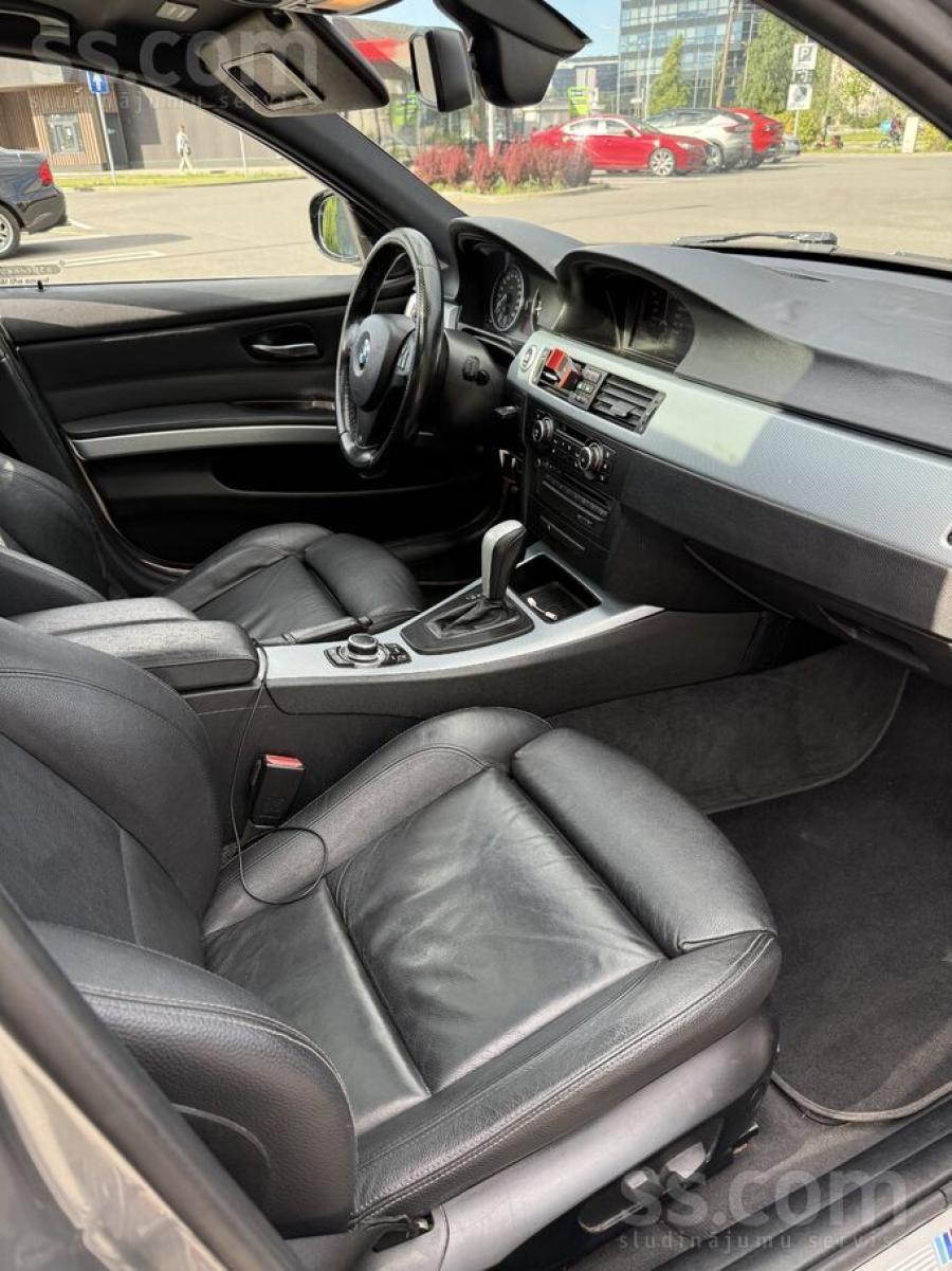Grey BMW 325 2010 in Riga, with an engine capacity of 3.00 L and mileage of 325 thousand km for 8500 €, photo 29 on AUTOMOTO.COM.LV