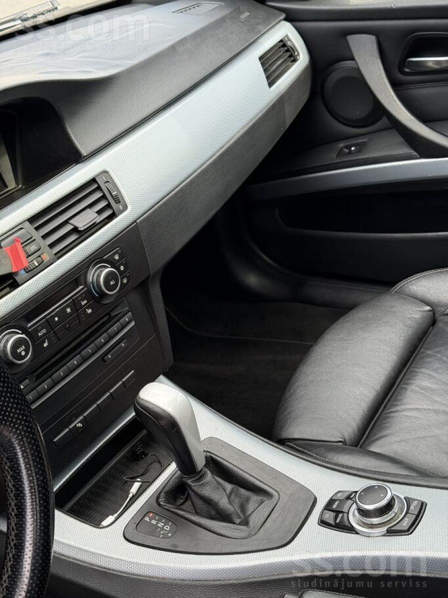 Grey BMW 325 2010 in Riga, with an engine capacity of 3.00 L and mileage of 325 thousand km for 8500 €, photo 22 on AUTOMOTO.COM.LV