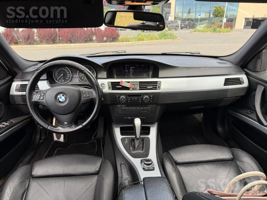 Grey BMW 325 2010 in Riga, with an engine capacity of 3.00 L and mileage of 325 thousand km for 8500 €, photo 26 on AUTOMOTO.COM.LV