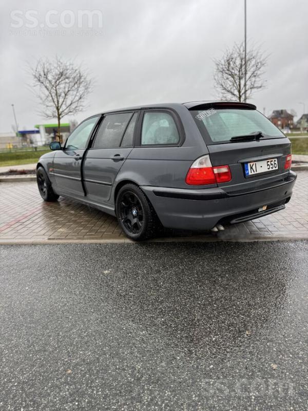 Grey BMW 325 2001 in Bauska, with an engine capacity of 2.50 L and mileage of 366 thousand km for 2800 €, photo 4 on AUTOMOTO.COM.LV