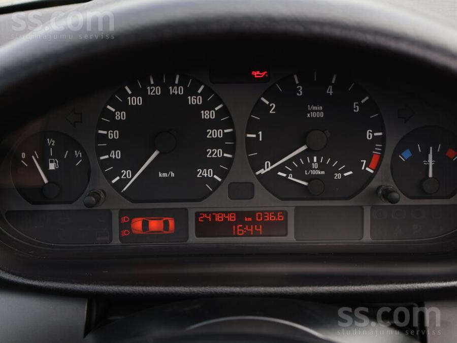 Pelēks BMW 325 2003 Ogre, ar dzinēja tilpumu 2.50 L un nobraukumu 248 tūkst. km par 3800 €, foto 11 vietnē AUTOMOTO.COM.LV