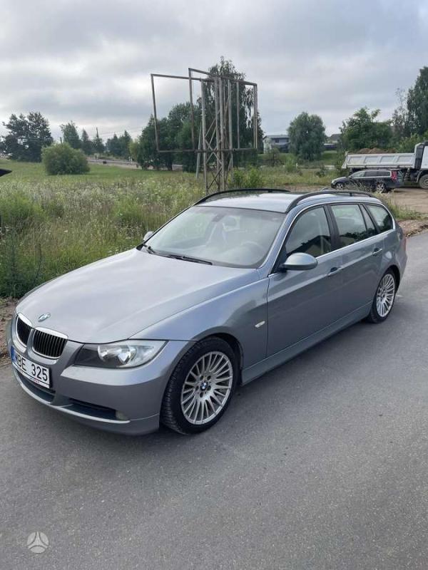 Серый БМВ 325 2005 в Вильнюс, объемом двигателя 2.50 л и пробегом 295 тыс. км за 3000 €, фото 1 на AUTOMOTO.COM.LV