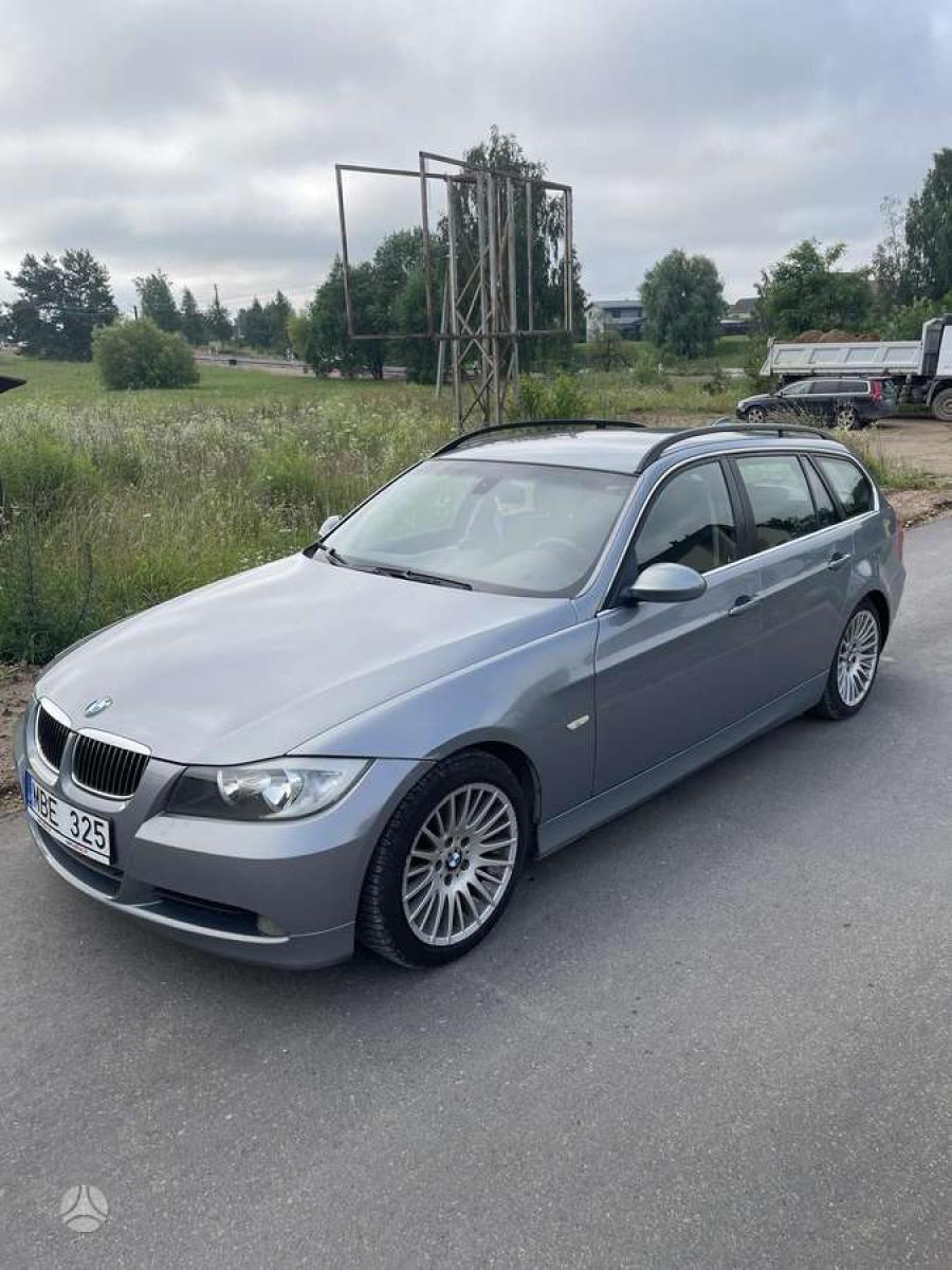 Pelēks BMW 325 2005 Viļņa, ar dzinēja tilpumu 2.50 L un nobraukumu 295 tūkst. km par 3000 €, foto 1 vietnē AUTOMOTO.COM.LV