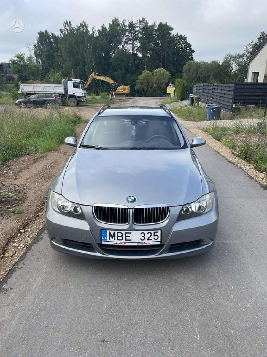Pelēks BMW 325 2005 Viļņa, ar dzinēja tilpumu 2.50 L un nobraukumu 295 tūkst. km par 3000 €, foto 3 vietnē AUTOMOTO.COM.LV
