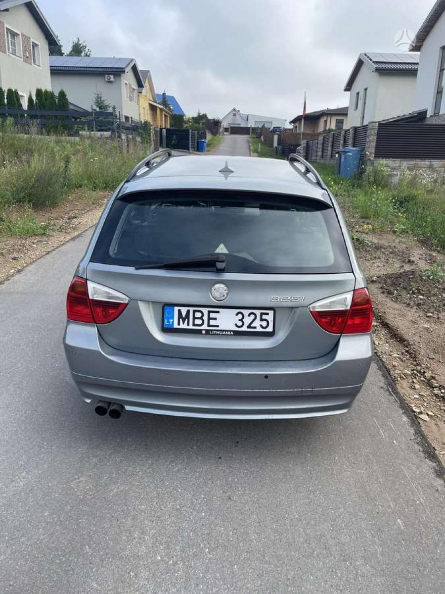 Pelēks BMW 325 2005 Viļņa, ar dzinēja tilpumu 2.50 L un nobraukumu 295 tūkst. km par 3000 €, foto 6 vietnē AUTOMOTO.COM.LV