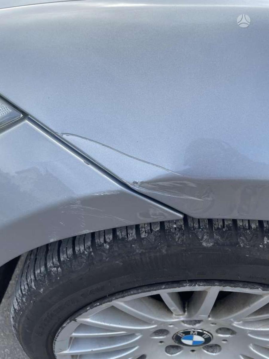 Pelēks BMW 325 2005 Viļņa, ar dzinēja tilpumu 2.50 L un nobraukumu 295 tūkst. km par 3000 €, foto 12 vietnē AUTOMOTO.COM.LV