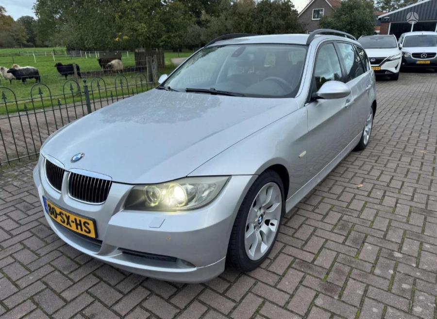 Pelēks BMW 325 2006 Viļņa, ar dzinēja tilpumu 2.50 L un nobraukumu 289 tūkst. km par 3750 €, foto 1 vietnē AUTOMOTO.COM.LV