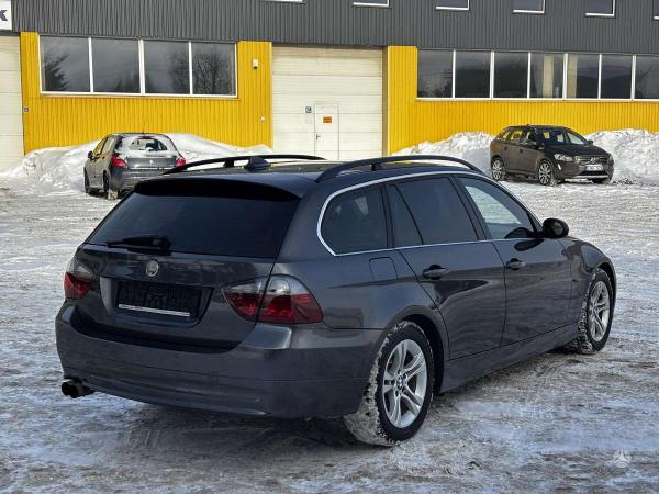 Pelēks BMW 325 2006 Utena, ar dzinēja tilpumu 2.50 L un nobraukumu 251 tūkst. km par 3750 €, foto 5 vietnē AUTOMOTO.COM.LV