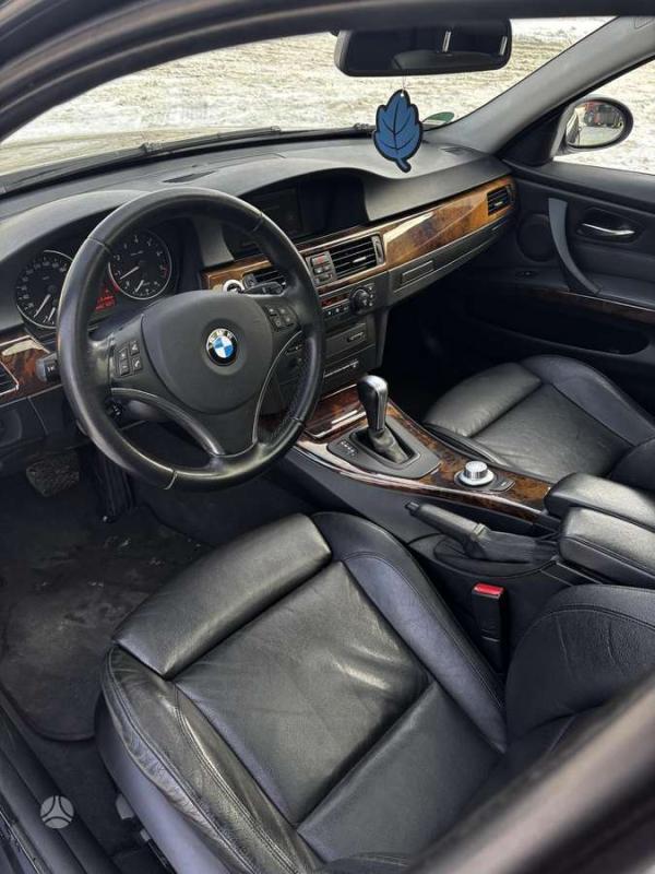 Pelēks BMW 325 2006 Utena, ar dzinēja tilpumu 2.50 L un nobraukumu 251 tūkst. km par 3750 €, foto 10 vietnē AUTOMOTO.COM.LV