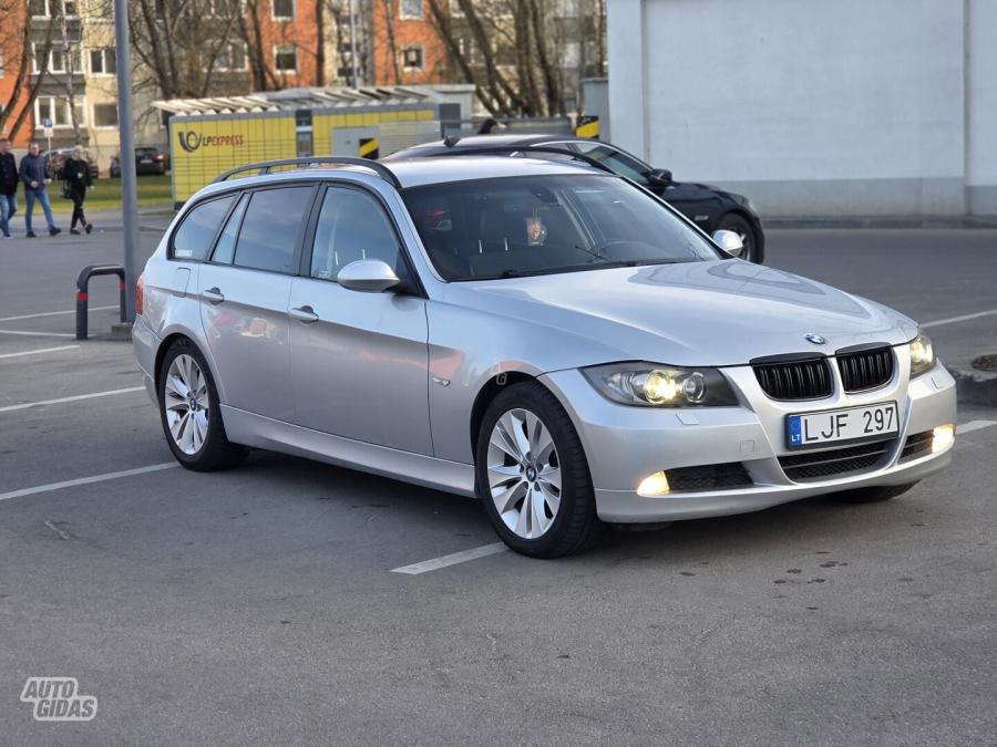 Grey BMW 325 2006 in Klaipeda, with an engine capacity of 2.50 L and mileage of 301 thousand km for 2950 €, photo 3 on AUTOMOTO.COM.LV