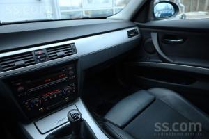 Grey BMW 325 2006 in Riga, with an engine capacity of 2.50 L and mileage of 0 thousand km for 3995 €, photo 14 on AUTOMOTO.COM.LV