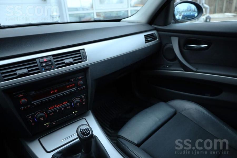 Grey BMW 325 2006 in Riga, with an engine capacity of 2.50 L and mileage of 0 thousand km for 3995 €, photo 14 on AUTOMOTO.COM.LV