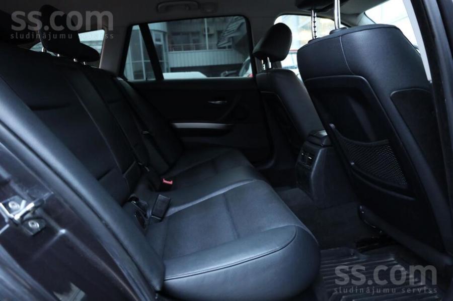 Grey BMW 325 2006 in Riga, with an engine capacity of 2.50 L and mileage of 0 thousand km for 3995 €, photo 17 on AUTOMOTO.COM.LV