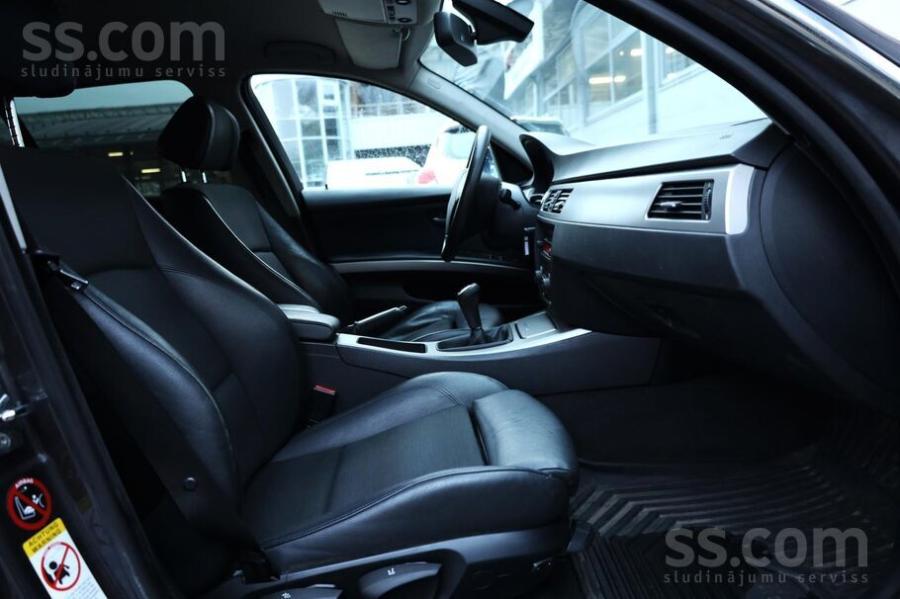 Grey BMW 325 2006 in Riga, with an engine capacity of 2.50 L and mileage of 0 thousand km for 3995 €, photo 21 on AUTOMOTO.COM.LV
