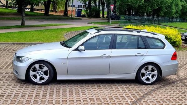Серый БМВ 325 2006 в Цесис, объемом двигателя 3.00 л и пробегом 395 тыс. км за 4100 €, фото 8 на AUTOMOTO.COM.LV
