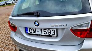 Pelēks BMW 325 2006 Cēsis, ar dzinēja tilpumu 3.00 L un nobraukumu 395 tūkst. km par 4100 €, foto 13 vietnē AUTOMOTO.COM.LV