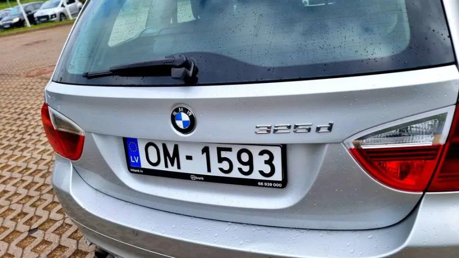 Pelēks BMW 325 2006 Cēsis, ar dzinēja tilpumu 3.00 L un nobraukumu 395 tūkst. km par 4100 €, foto 13 vietnē AUTOMOTO.COM.LV
