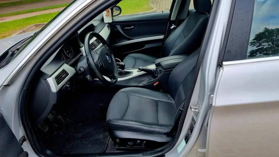 Pelēks BMW 325 2006 Cēsis, ar dzinēja tilpumu 3.00 L un nobraukumu 395 tūkst. km par 4100 €, foto 16 vietnē AUTOMOTO.COM.LV