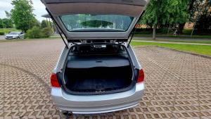 Pelēks BMW 325 2006 Cēsis, ar dzinēja tilpumu 3.00 L un nobraukumu 395 tūkst. km par 4100 €, foto 21 vietnē AUTOMOTO.COM.LV