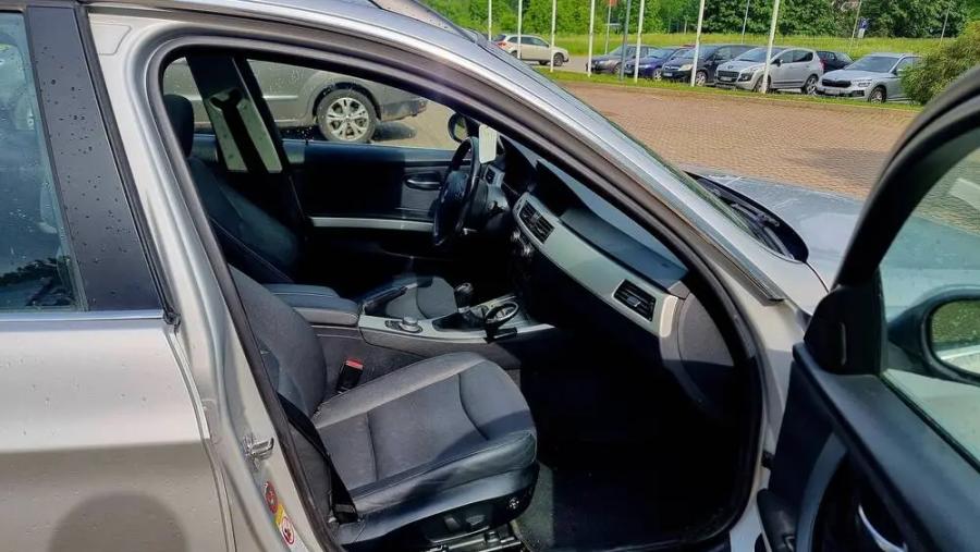 Pelēks BMW 325 2006 Cēsis, ar dzinēja tilpumu 3.00 L un nobraukumu 395 tūkst. km par 4100 €, foto 22 vietnē AUTOMOTO.COM.LV