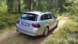 Grey BMW 325 2006 in Ogre, with an engine capacity of 3.00 L and mileage of 366 thousand km for 4050 €, photo 4 on AUTOMOTO.COM.LV