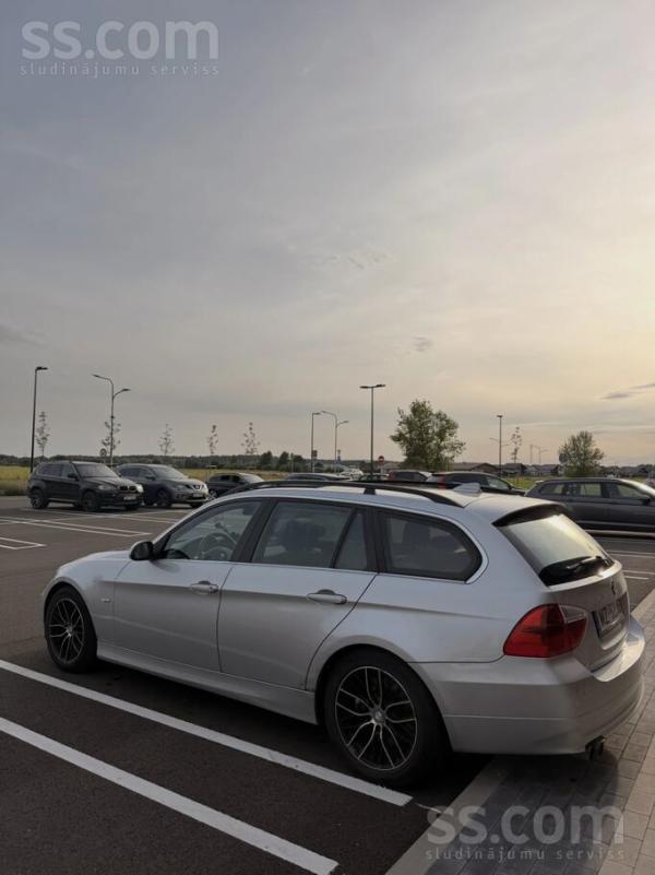 Pelēks BMW 325 2006 Rīga, ar dzinēja tilpumu 2.50 L un nobraukumu 344 tūkst. km par 2700 €, foto 6 vietnē AUTOMOTO.COM.LV