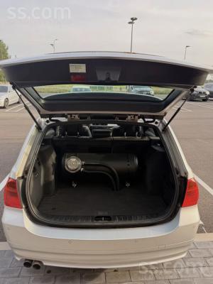 Pelēks BMW 325 2006 Rīga, ar dzinēja tilpumu 2.50 L un nobraukumu 344 tūkst. km par 2700 €, foto 11 vietnē AUTOMOTO.COM.LV