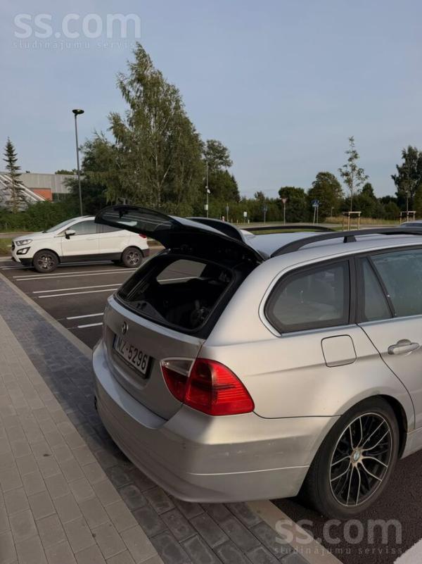 Pelēks BMW 325 2006 Rīga, ar dzinēja tilpumu 2.50 L un nobraukumu 347 tūkst. km par 2500 €, foto 11 vietnē AUTOMOTO.COM.LV