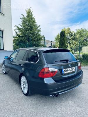 Grey BMW 325 2007 in Riga, with an engine capacity of 3.00 L and mileage of 423 thousand km for 4850 €, photo 2 on AUTOMOTO.COM.LV
