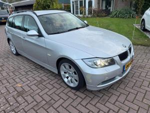 Pelēks BMW 325 2007 Viļņa, ar dzinēja tilpumu 2.50 L un nobraukumu 288 tūkst. km par 3500 €, foto 3 vietnē AUTOMOTO.COM.LV